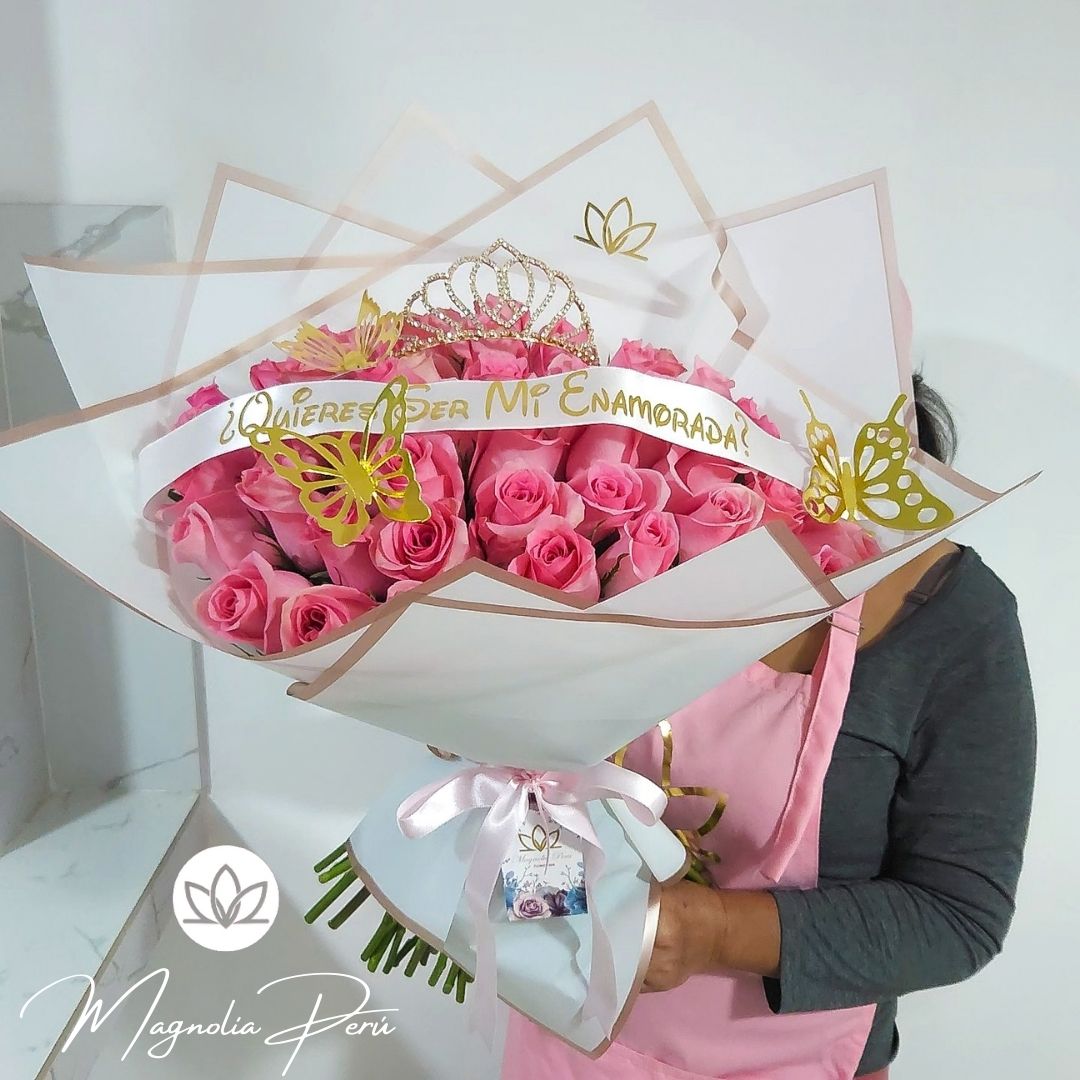 Ramo de 50 Rosas Rosadas con Corona – Magnolia Perú Florería